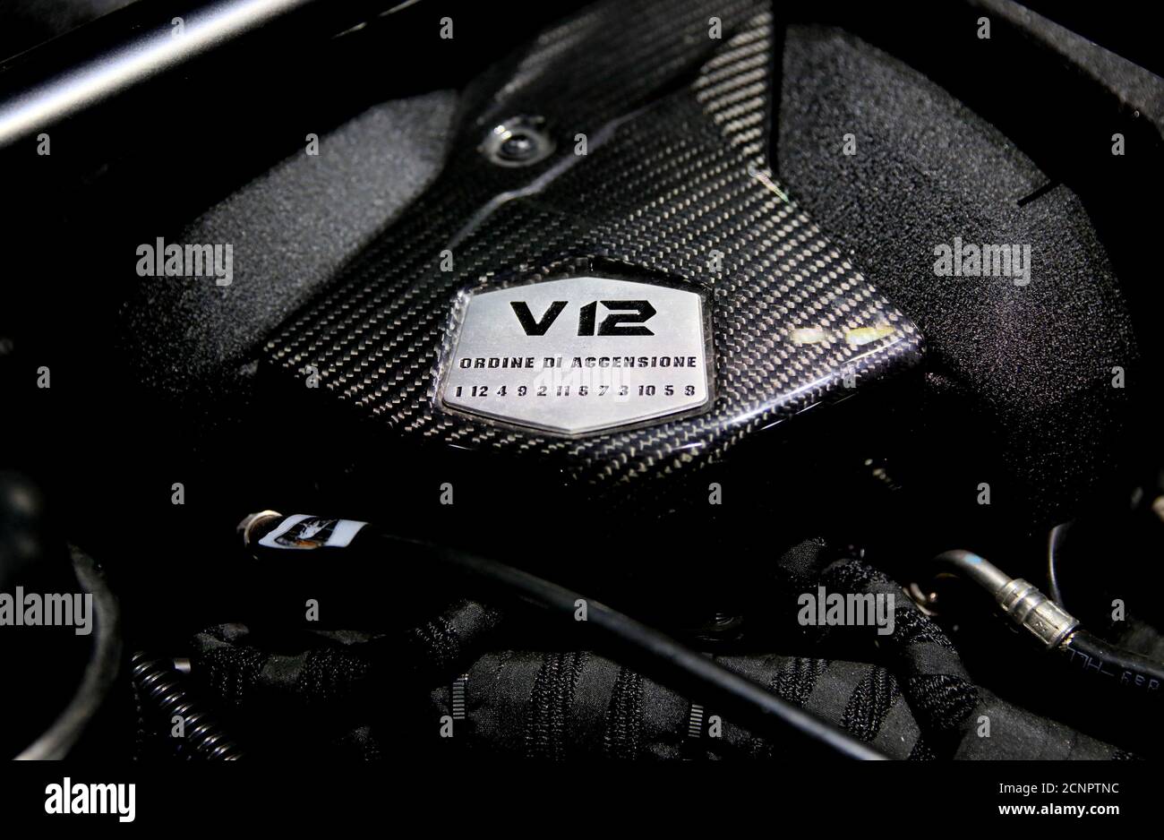Lamborghini engine bay hi-res stock photography and images - Alamy
