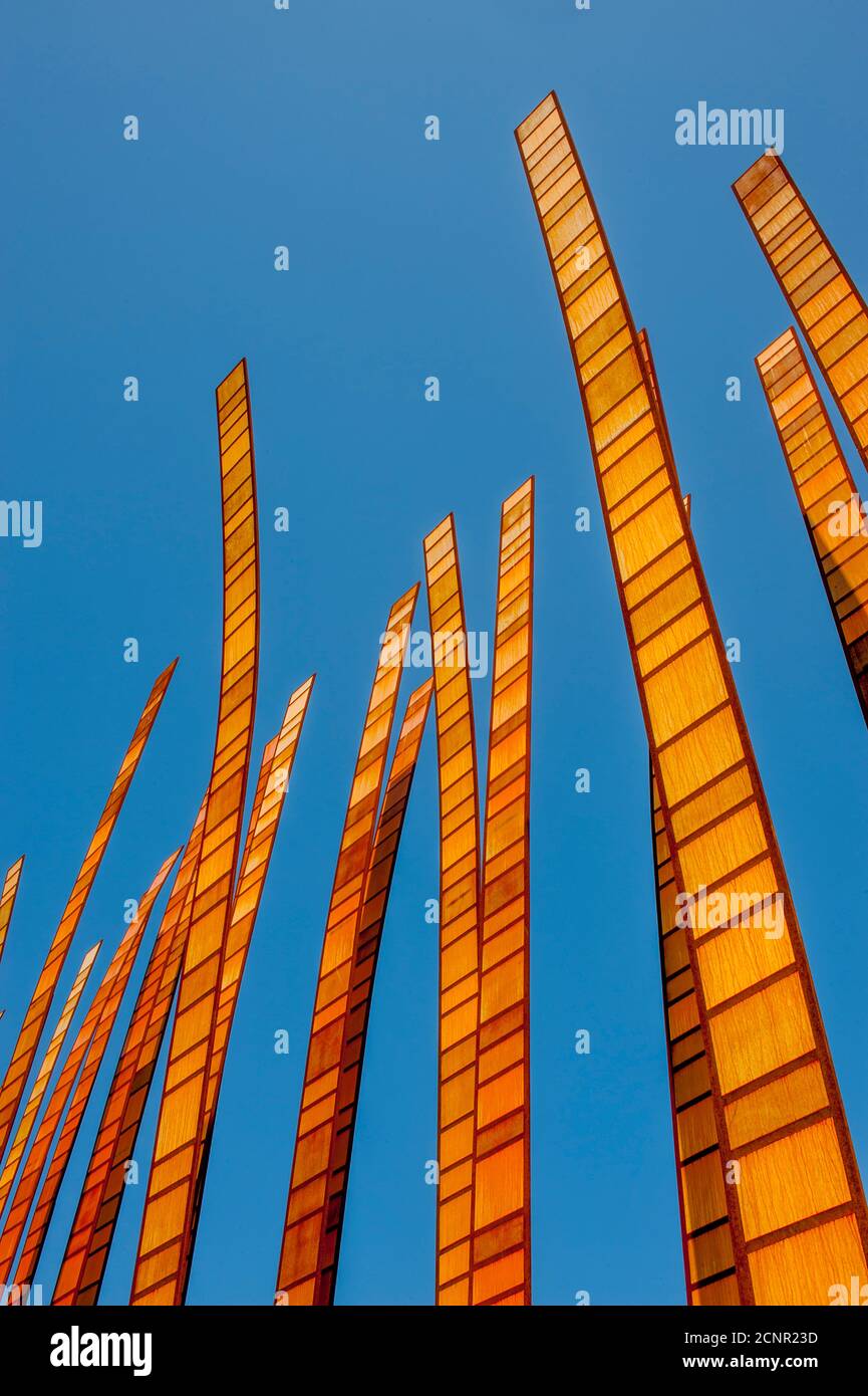 Grass blades sculpture seattle center hi-res stock photography and ...