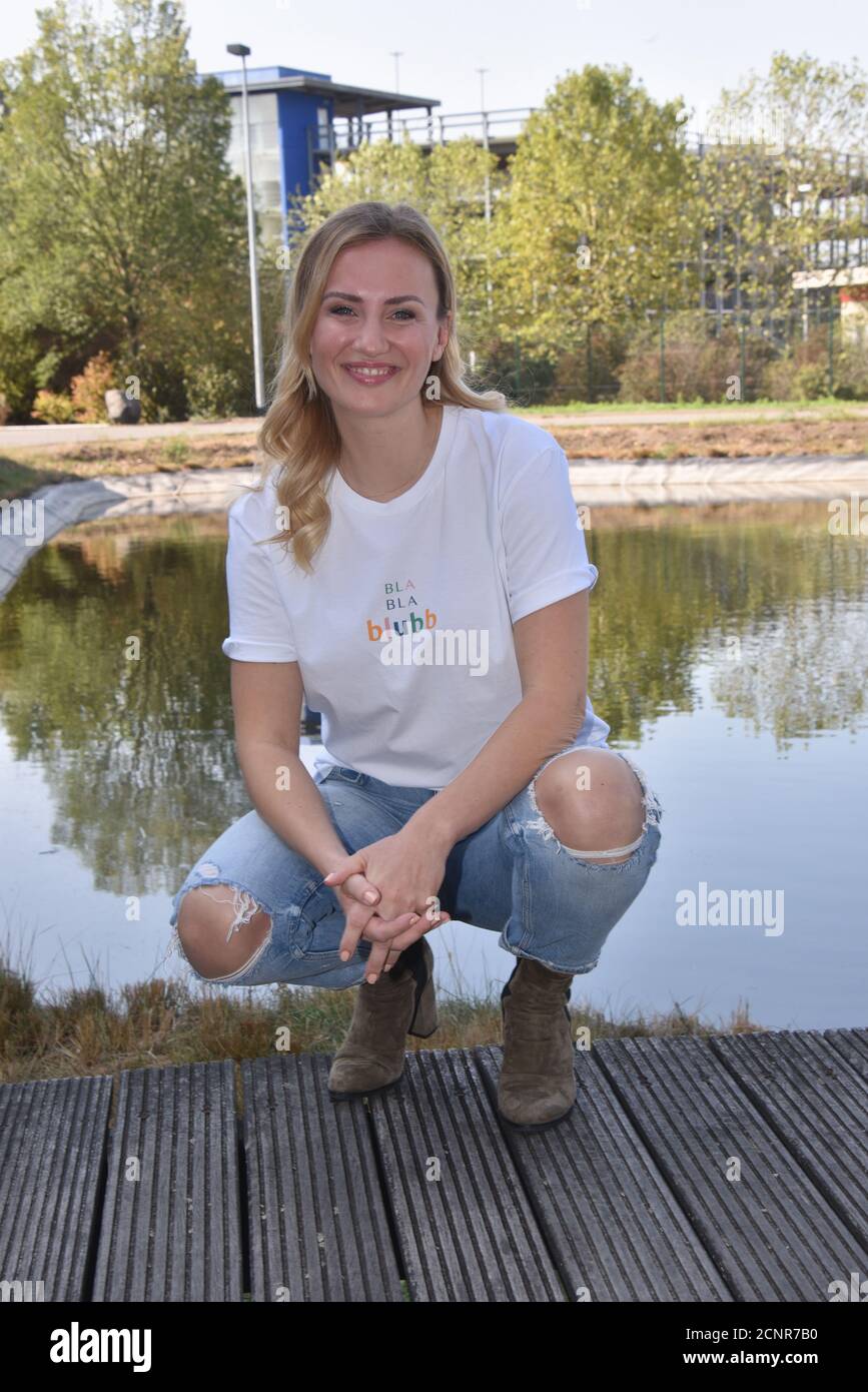 18 September 2020, North Rhine-Westphalia, Cologne: The actress Ania ...