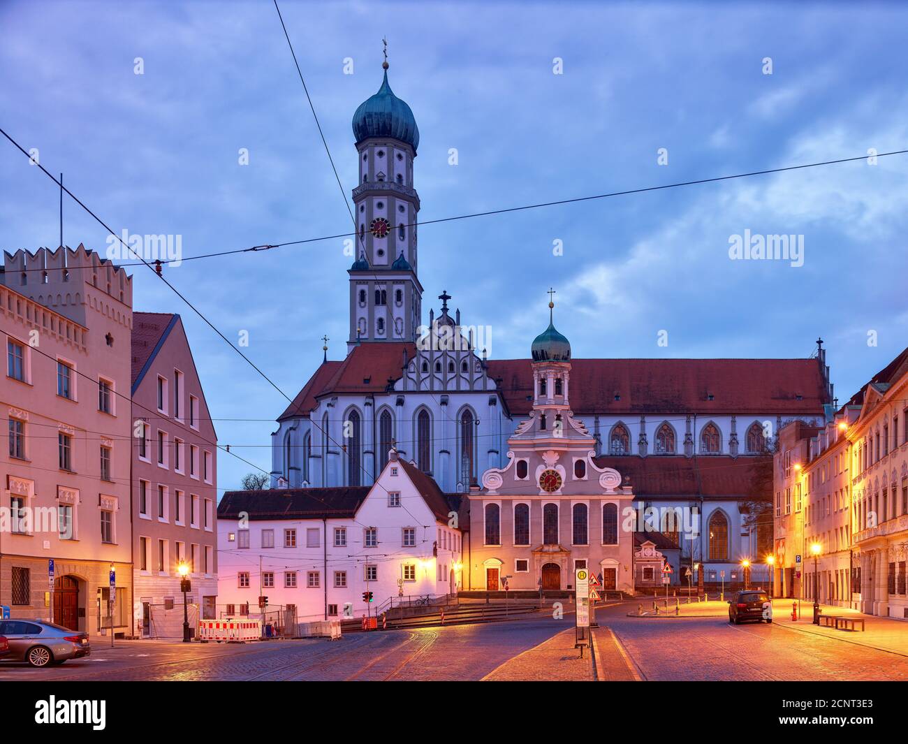 Basilica, Catholic Church, Protestant Church, street, square ...
