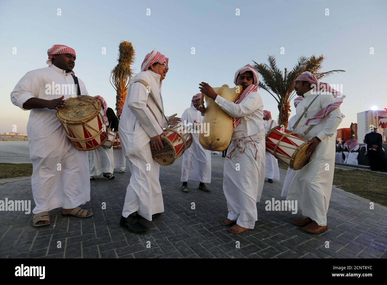 Bahrain dance hi-res stock photography and images - Alamy