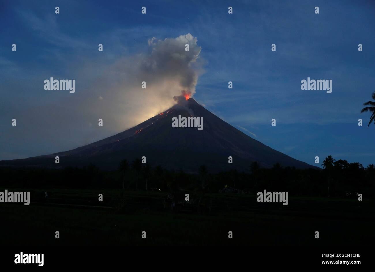 Super eruption hi-res stock photography and images - Alamy