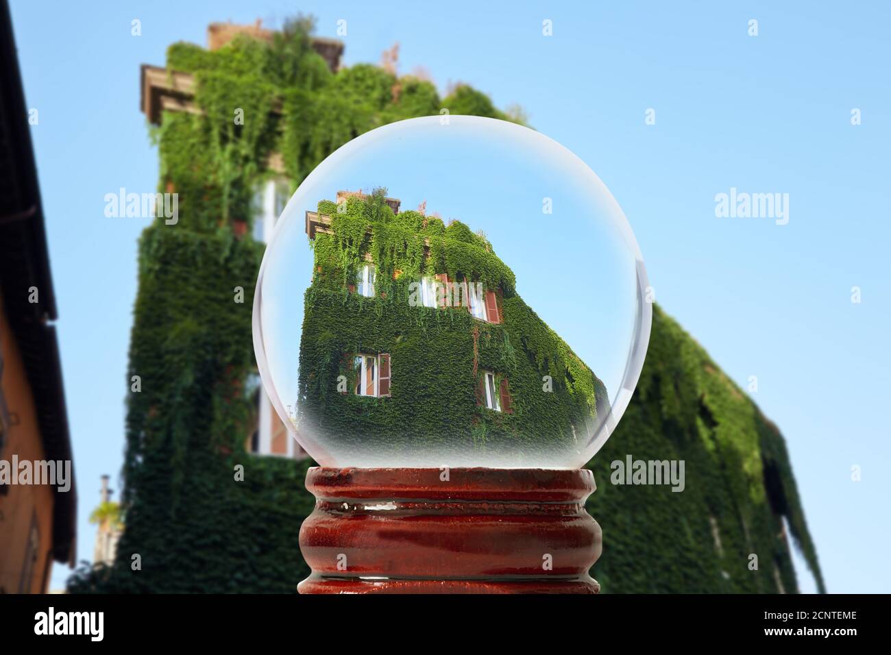 Sun through glass building hi-res stock photography and images - Alamy