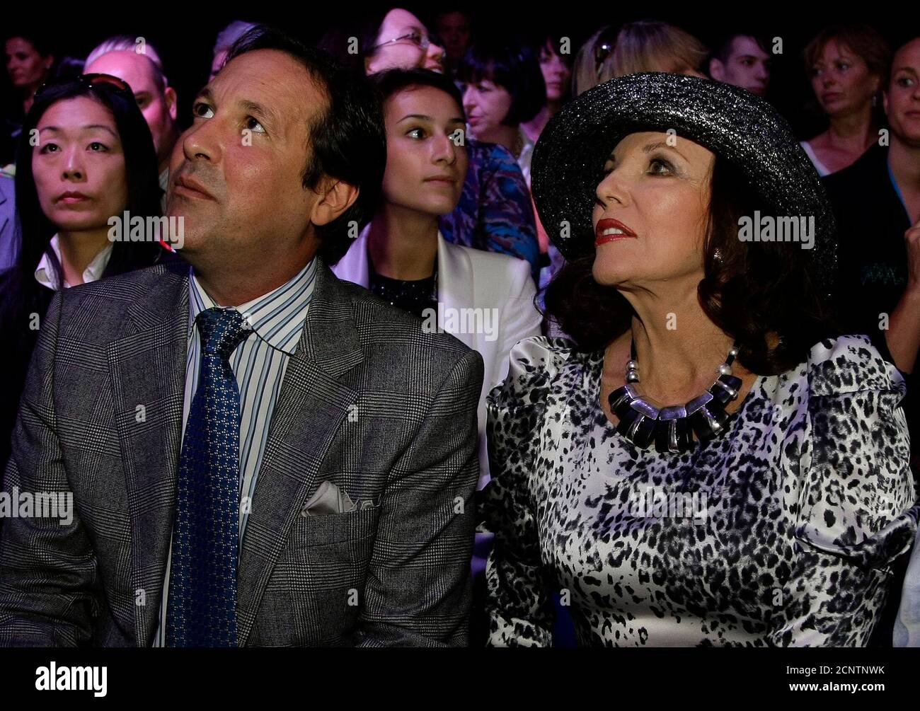 Joan collins husband percy gibson hi-res stock photography and images ...