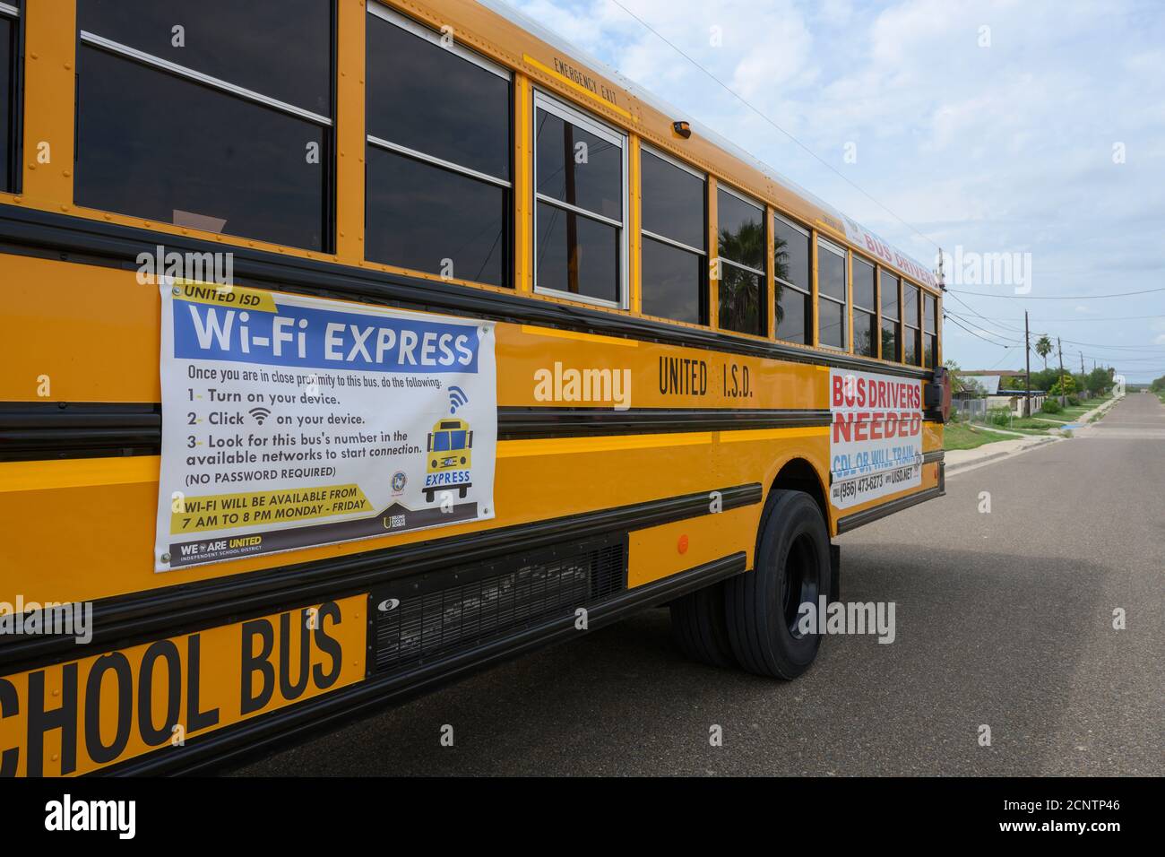 School bus usa village hi-res stock photography and images - Alamy