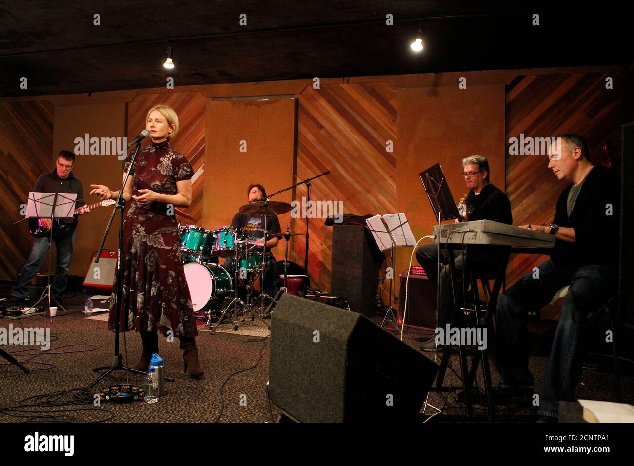 1990s television hi-res stock photography and images - Alamy