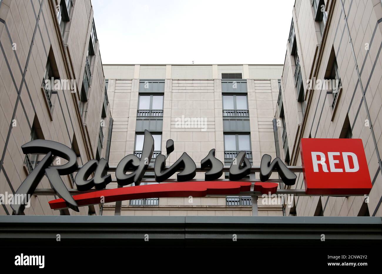 Radisson logo hi-res stock photography and images - Alamy