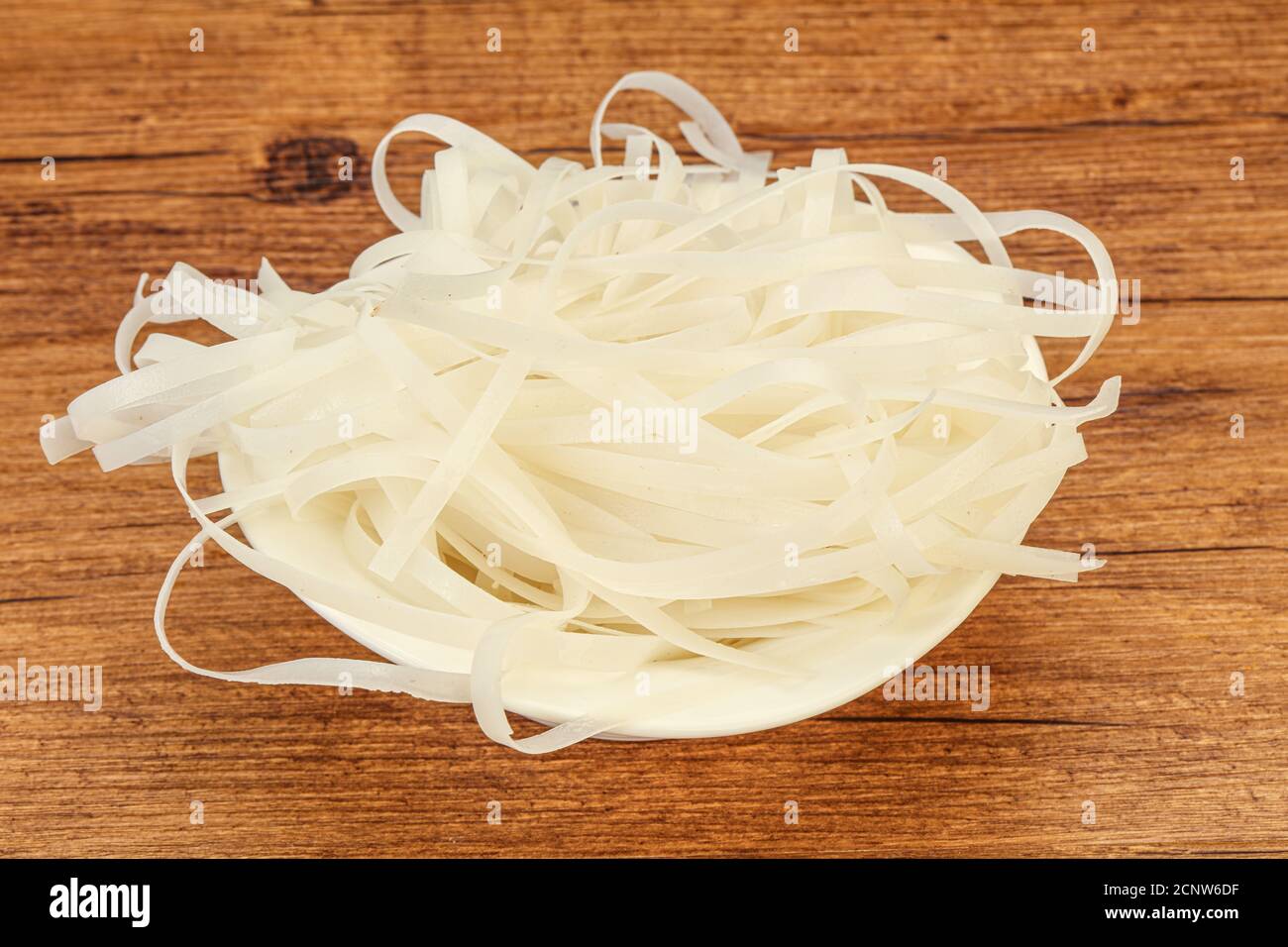 Boiled rice noodle ready for cooking Stock Photo - Alamy