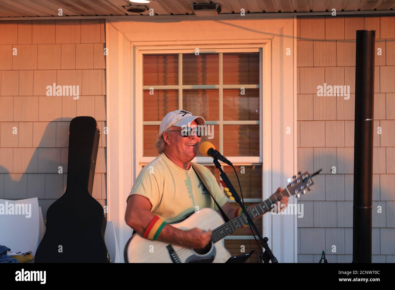Guitar during the sunset hi-res stock photography and images - Alamy