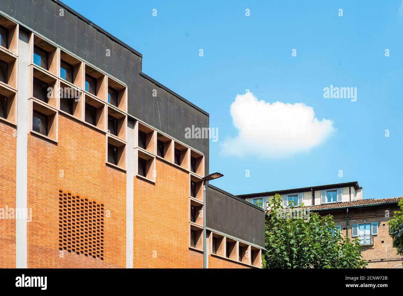 Brick edifices hi-res stock photography and images - Alamy