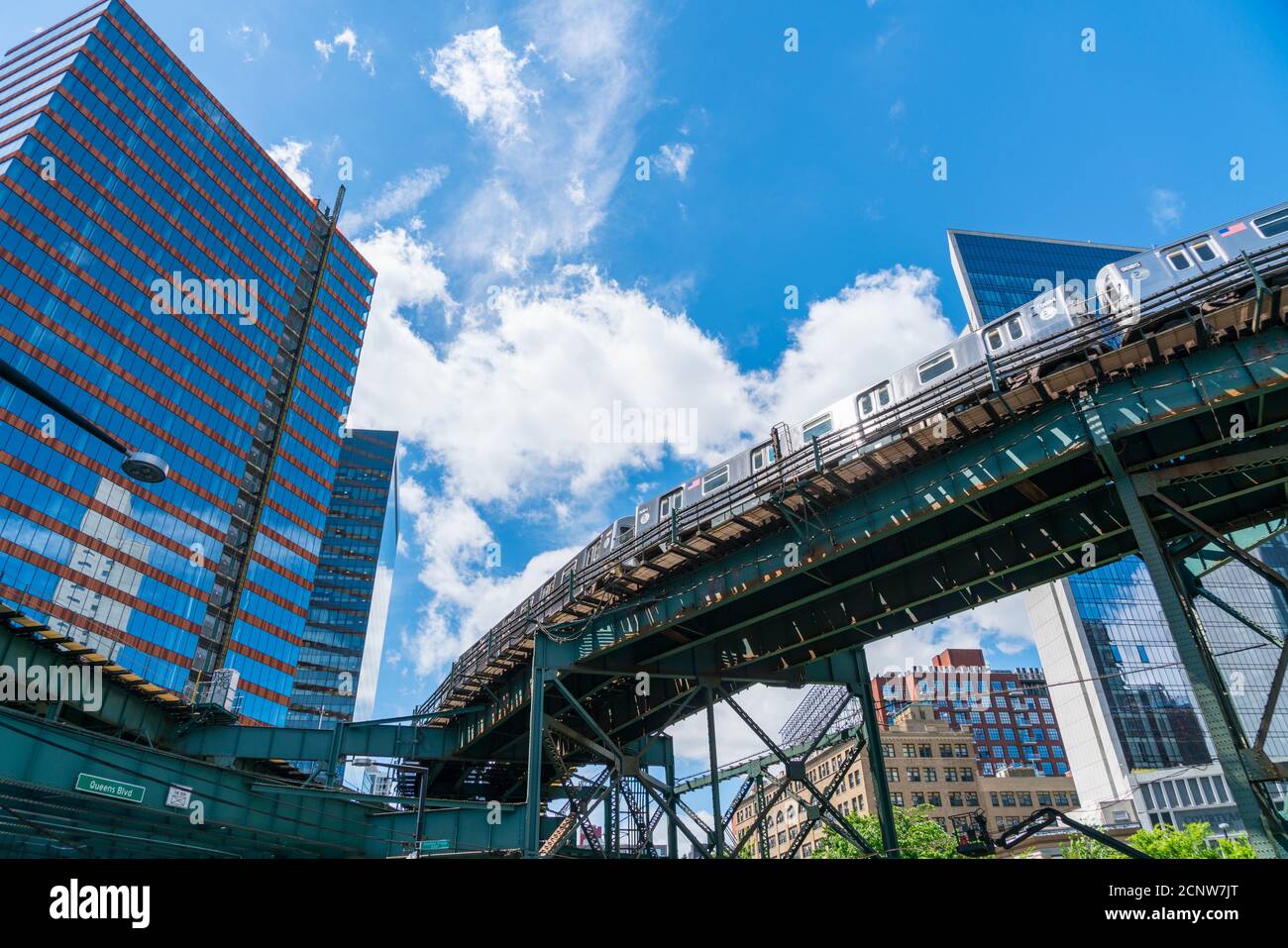 Train queens plaza queens new hi-res stock photography and images - Alamy