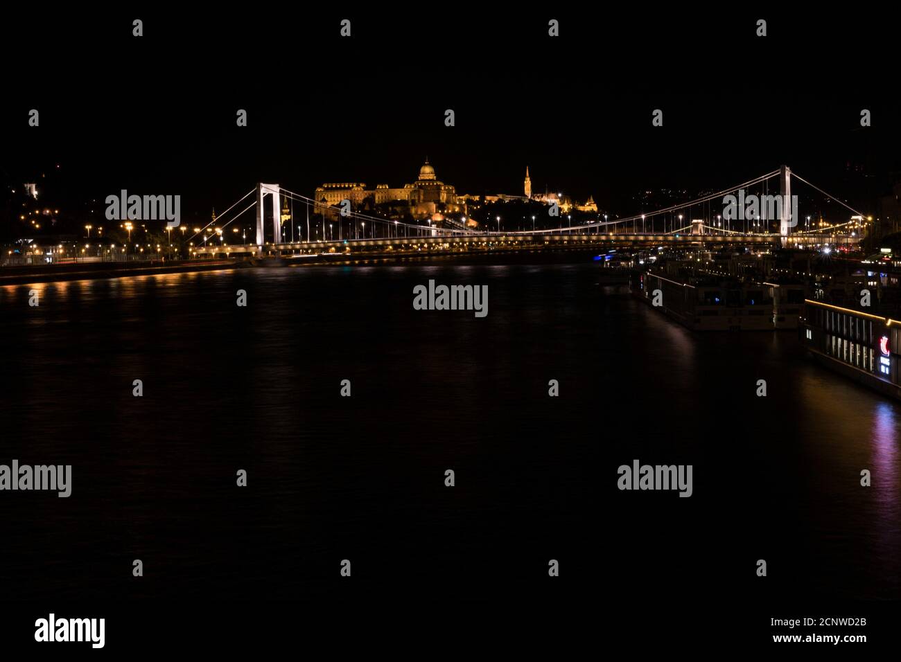 Chain Bridge, Budapest Castle, Castle Palace, Danube, Budapest, Hungary ...