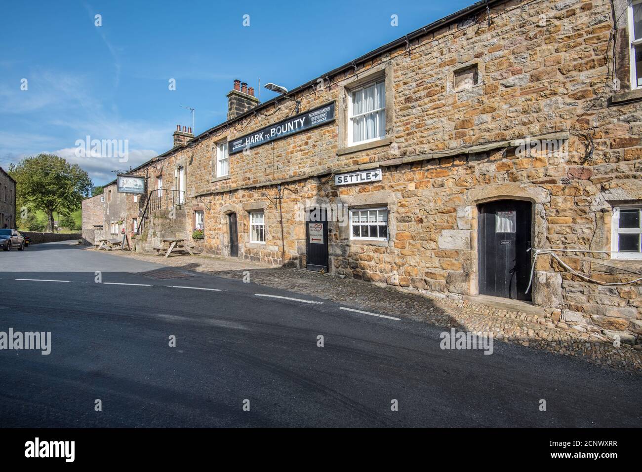 Bounty hall hi-res stock photography and images - Alamy