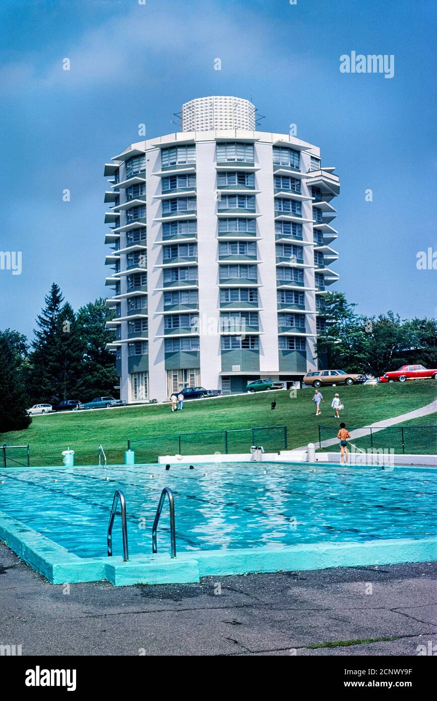 1970s swimming pool hi-res stock photography and images - Alamy