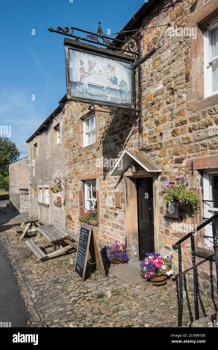 Many listed buildings hi-res stock photography and images - Alamy