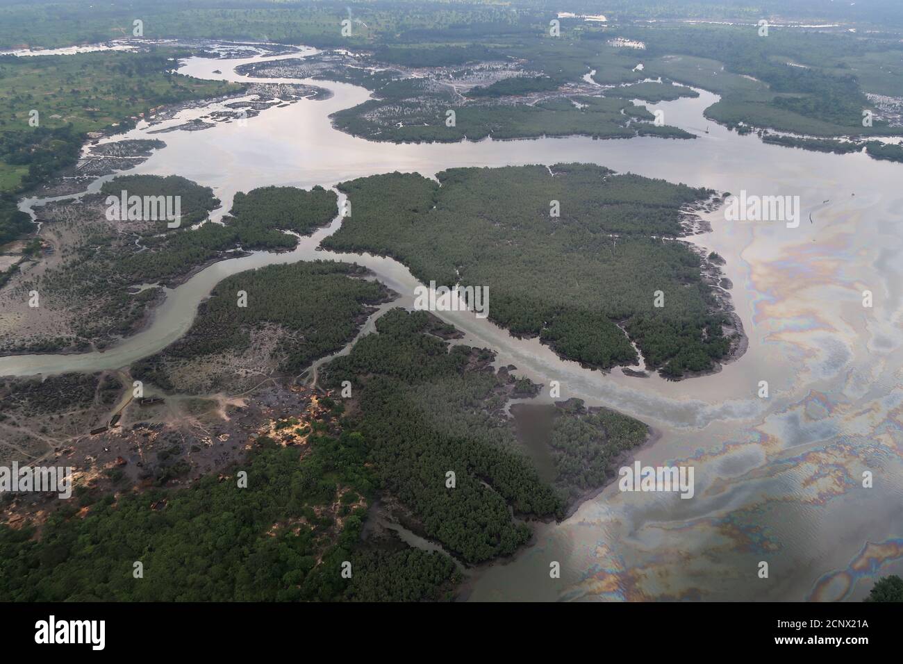 Oil pollution water africa hi-res stock photography and images - Alamy