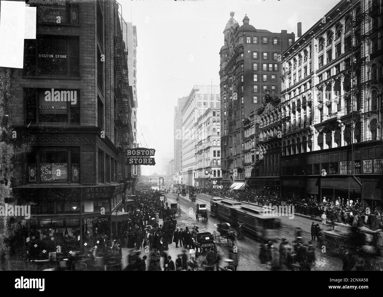 State Street with the Boston Store on the west, Chicago, Illinois Stock ...