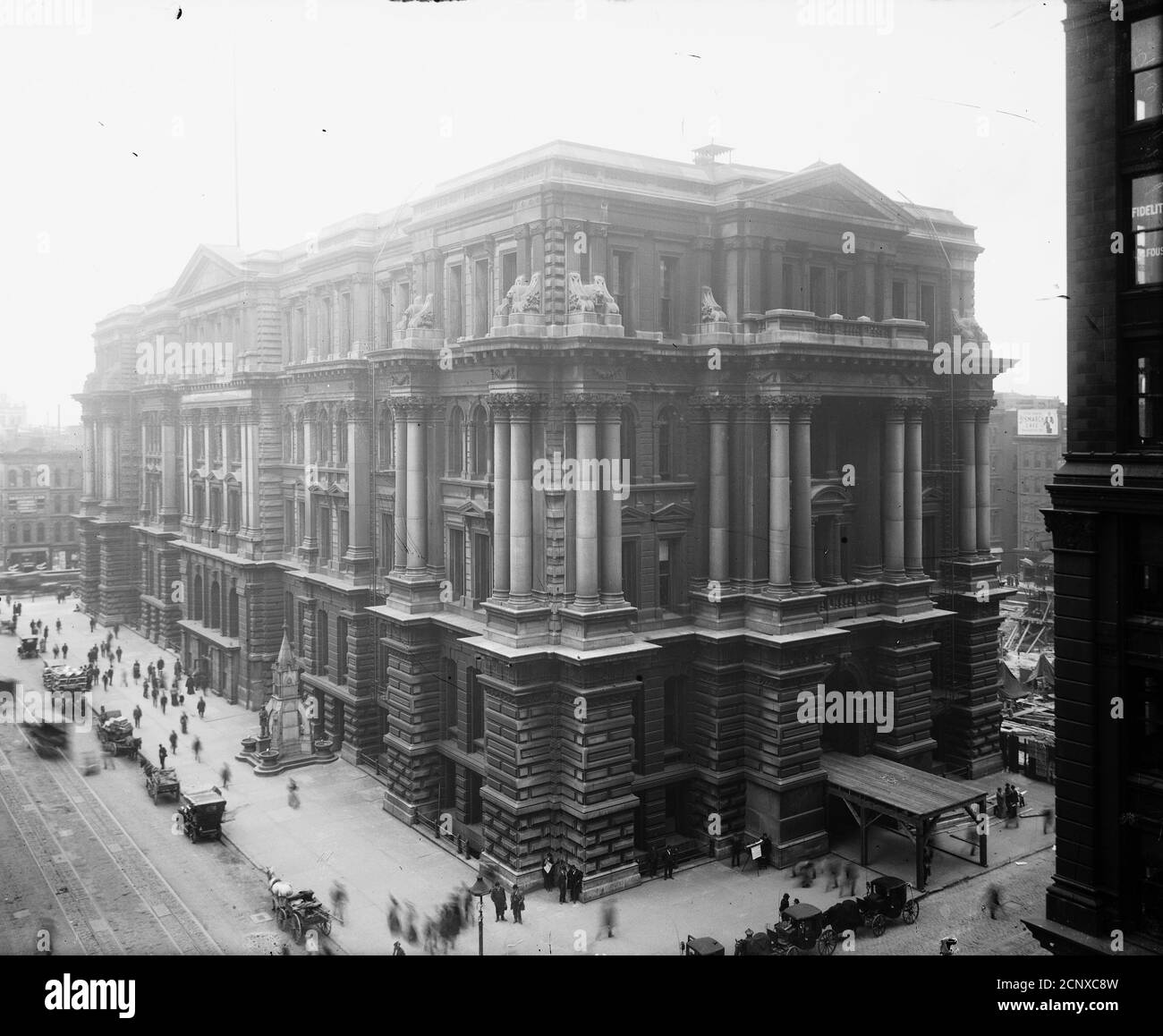 City Hall building from North LaSalle and West Washington Streets after ...