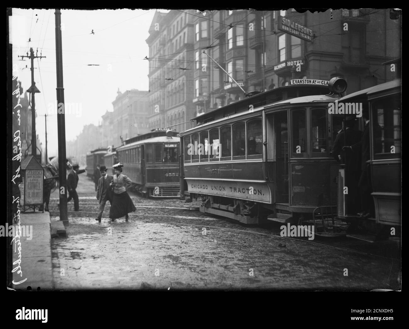 Chicago cable cars hi-res stock photography and images - Alamy