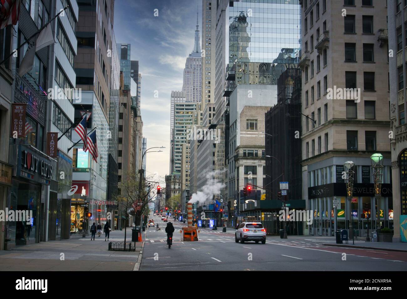 Empty new york road hi-res stock photography and images - Alamy