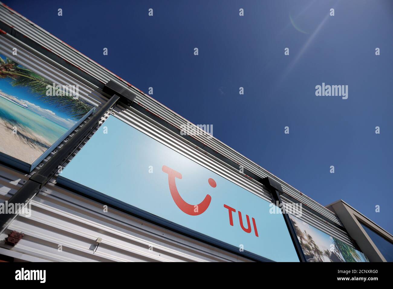 Tui Logo High Resolution Stock Photography and Images - Alamy