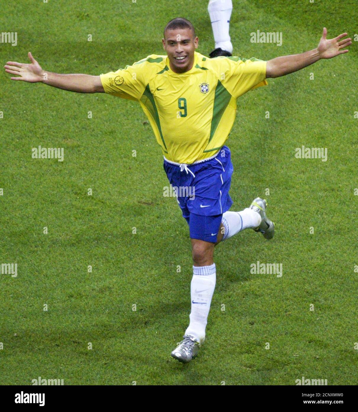 2002 world cup ronaldo hi-res stock photography and images - Alamy