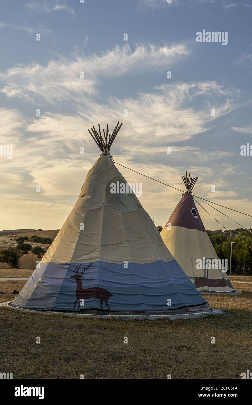 Field of tipis hi-res stock photography and images - Alamy