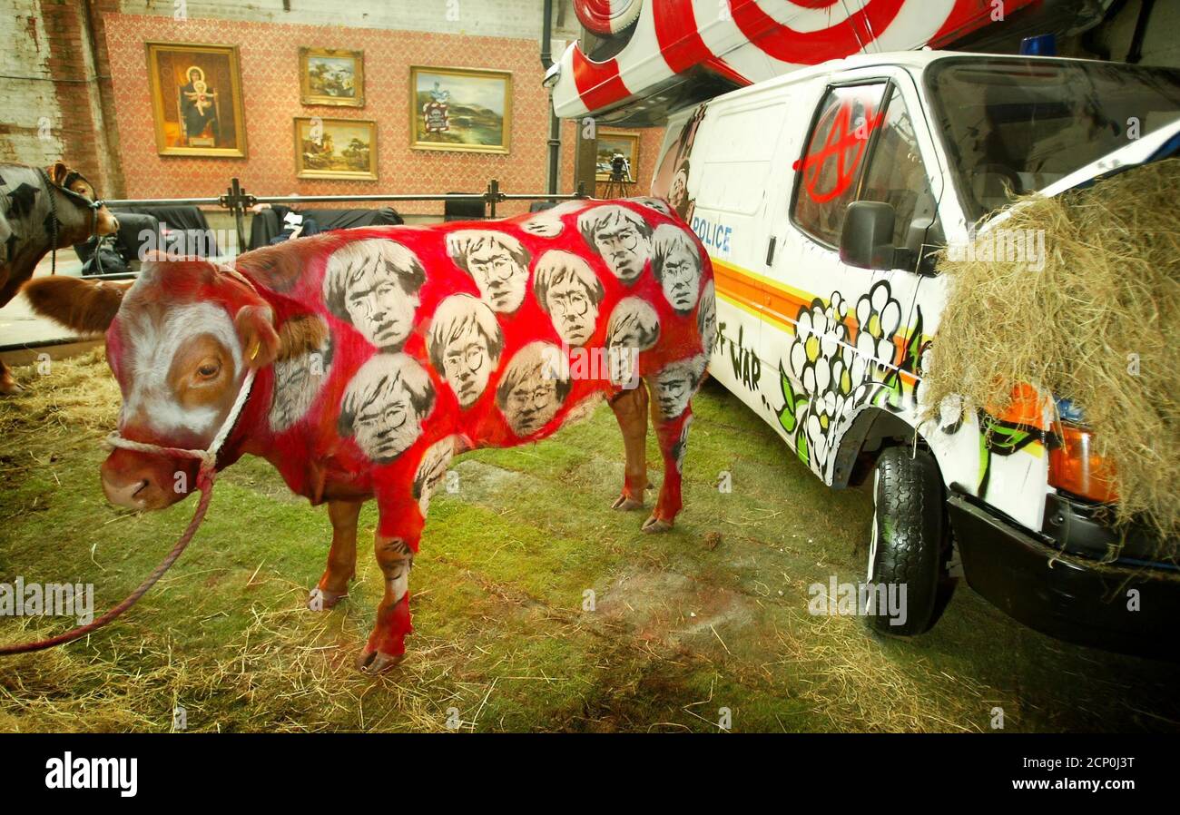 Banksy turf war hi-res stock photography and images - Alamy