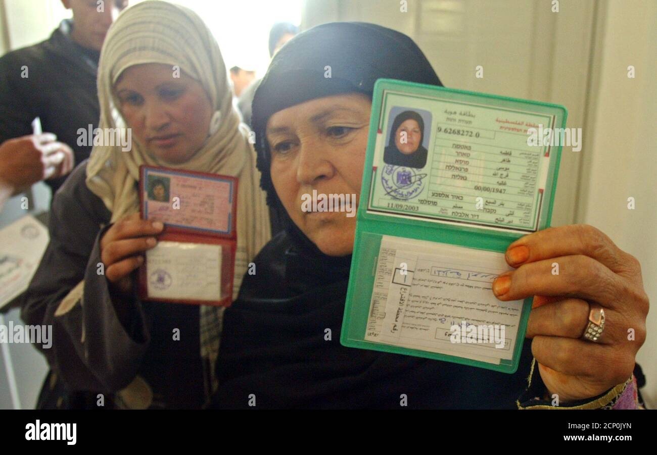 Jewish identity card hi-res stock photography and images - Alamy