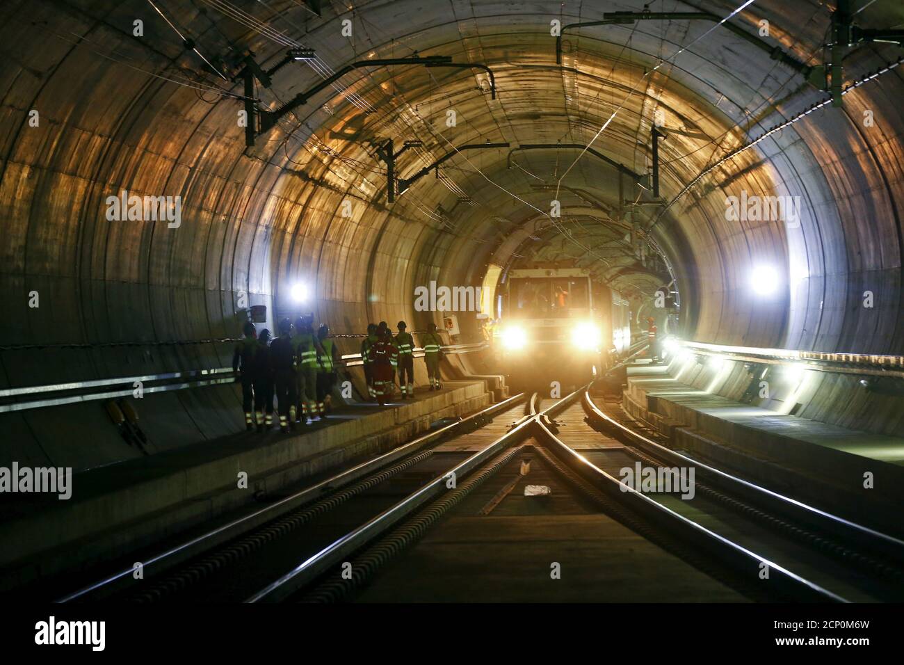 Parallel tunnels hi-res stock photography and images - Alamy