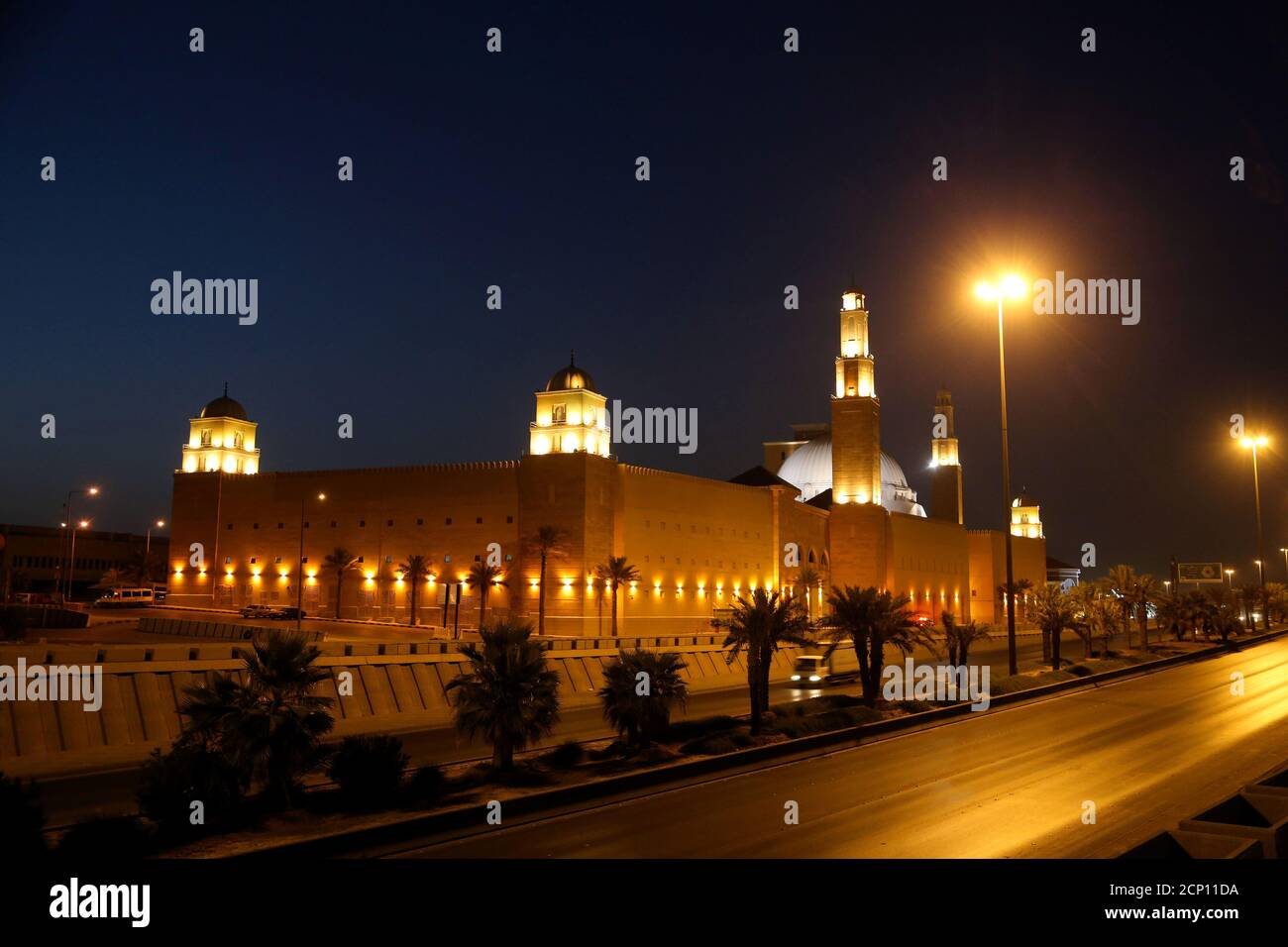 Riyadh mosques hi-res stock photography and images - Alamy