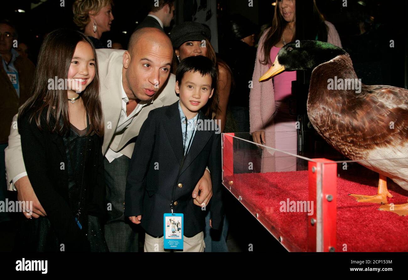 Vin diesel and family hi-res stock photography and images - Alamy