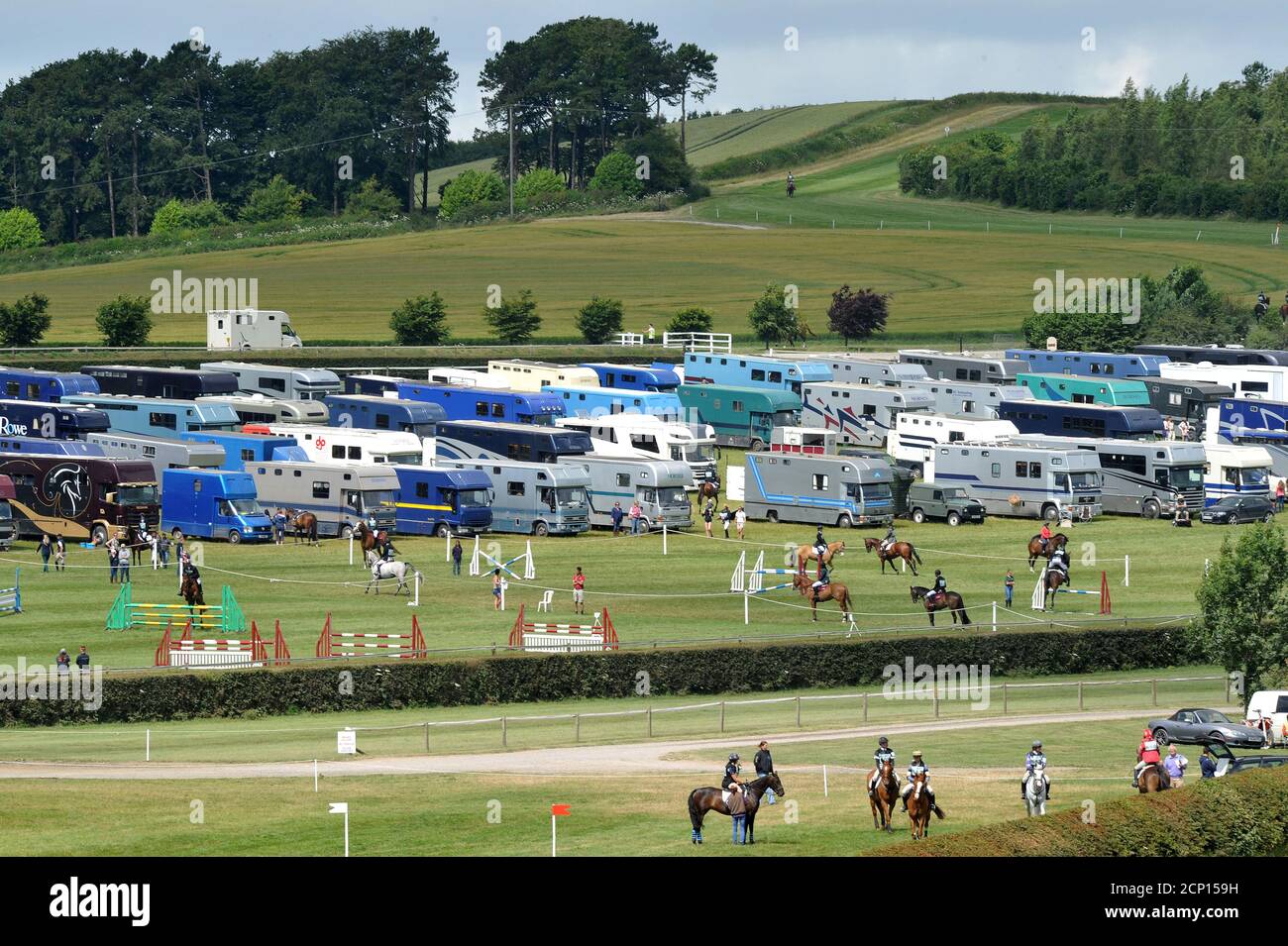 Horse boxes hi-res stock photography and images - Alamy