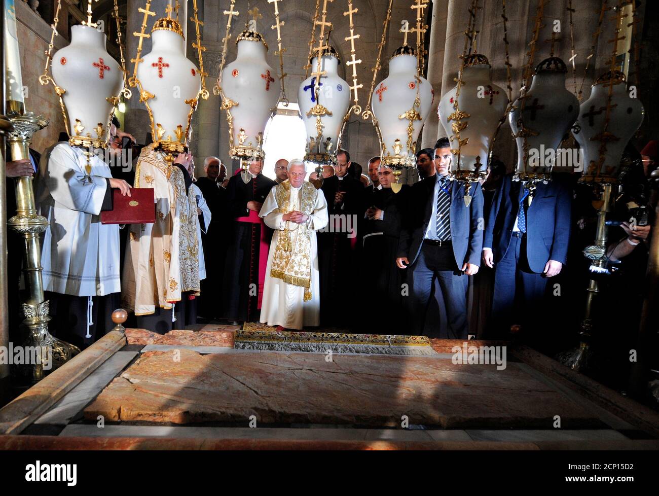 Pope Burial High Resolution Stock Photography and Images - Alamy