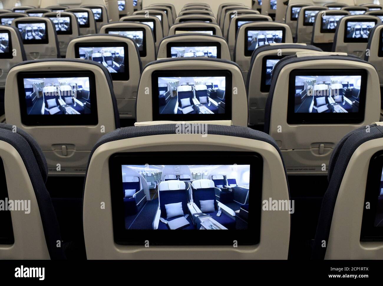 Airbus a380 flight test hi-res stock photography and images - Alamy