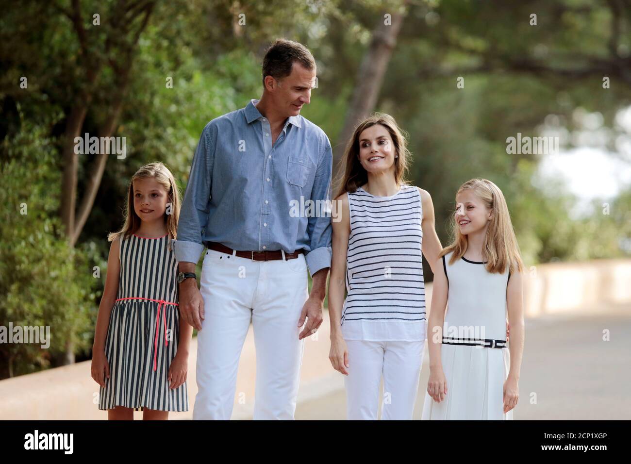 Prince felipe and daughters leonor and sofia hi-res stock photography ...