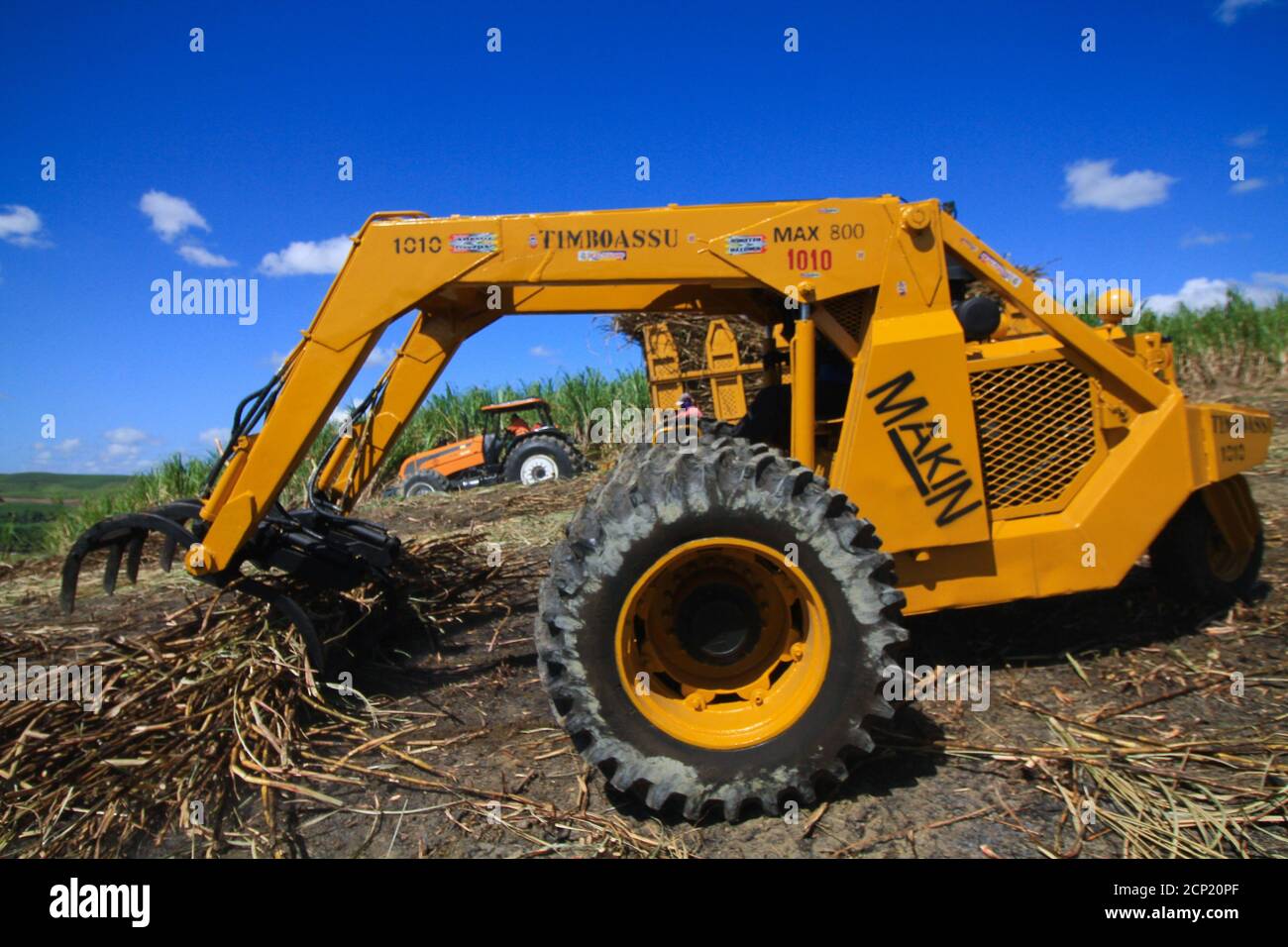 Recife, Brazil. 08th Sep, 2020. loader, collecting sugar cane, in a ...