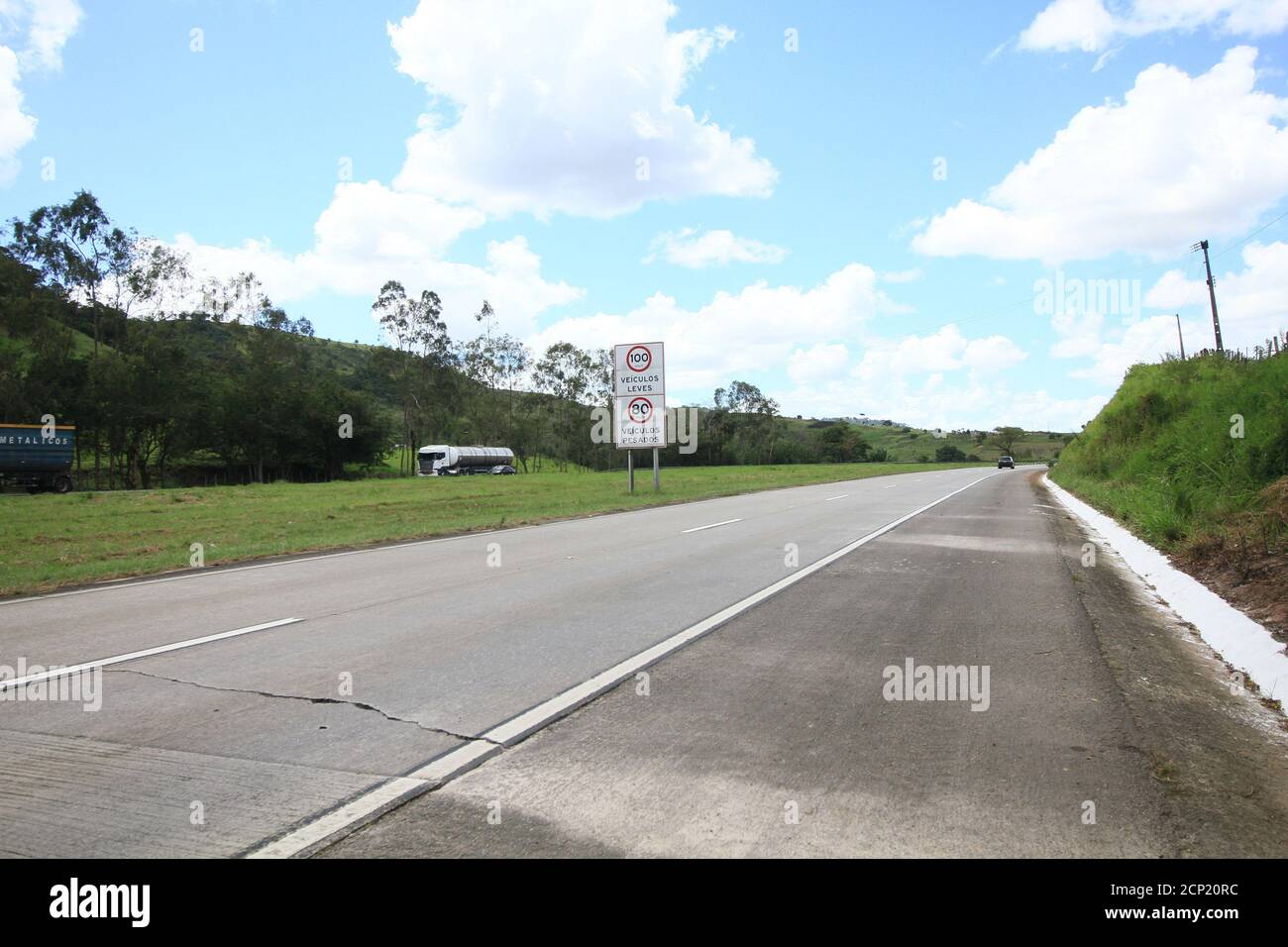 Recife, Brazil. 08th Sep, 2020. Pernambuco, Northeast, Brazil. Roads ...