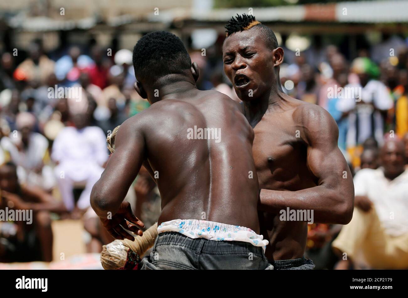 Dambe fighting hi-res stock photography and images - Alamy