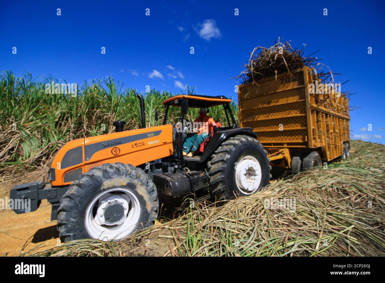 Valtra tractor in field hi-res stock photography and images - Alamy
