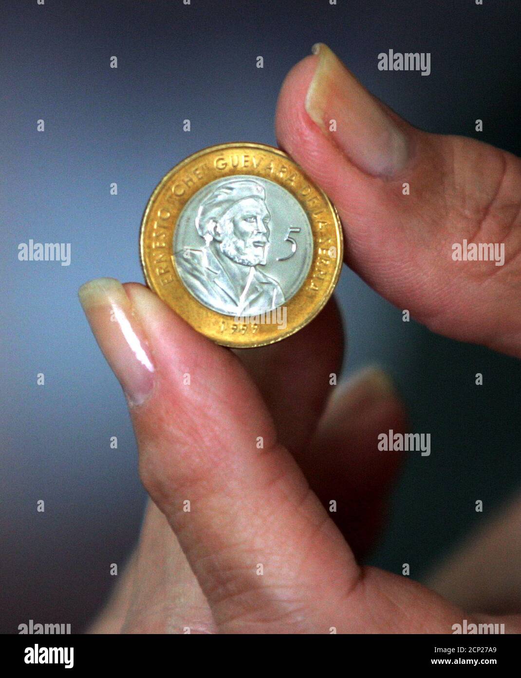 Five dollars with che hi-res stock photography and images - Alamy