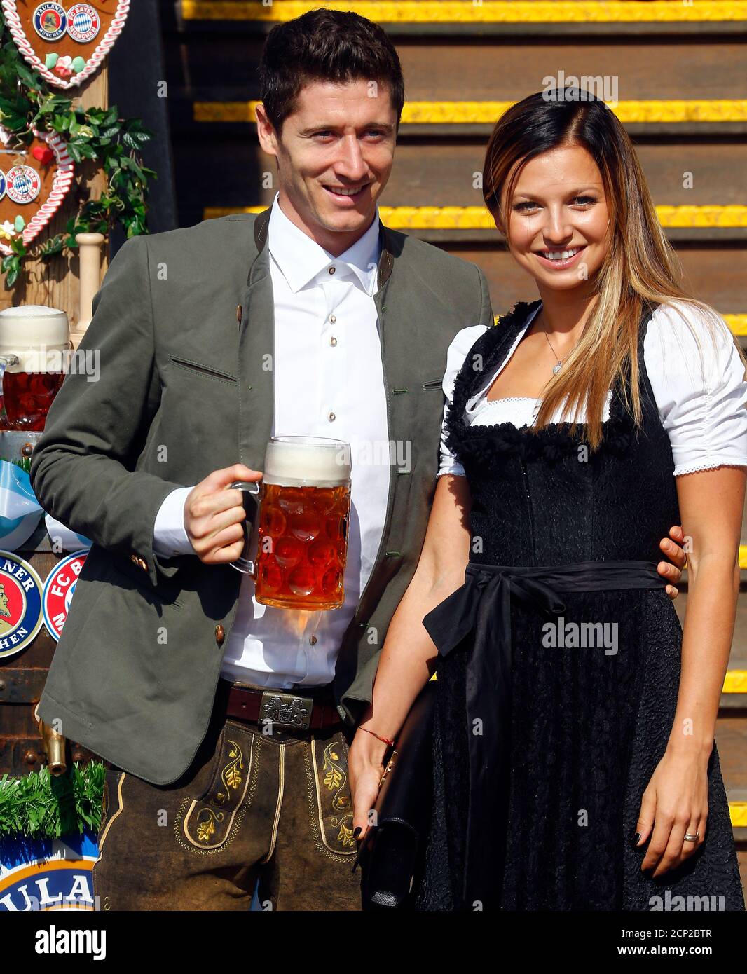Robert Lewandowski And Wife Anna Lewandowski High Resolution Stock ...