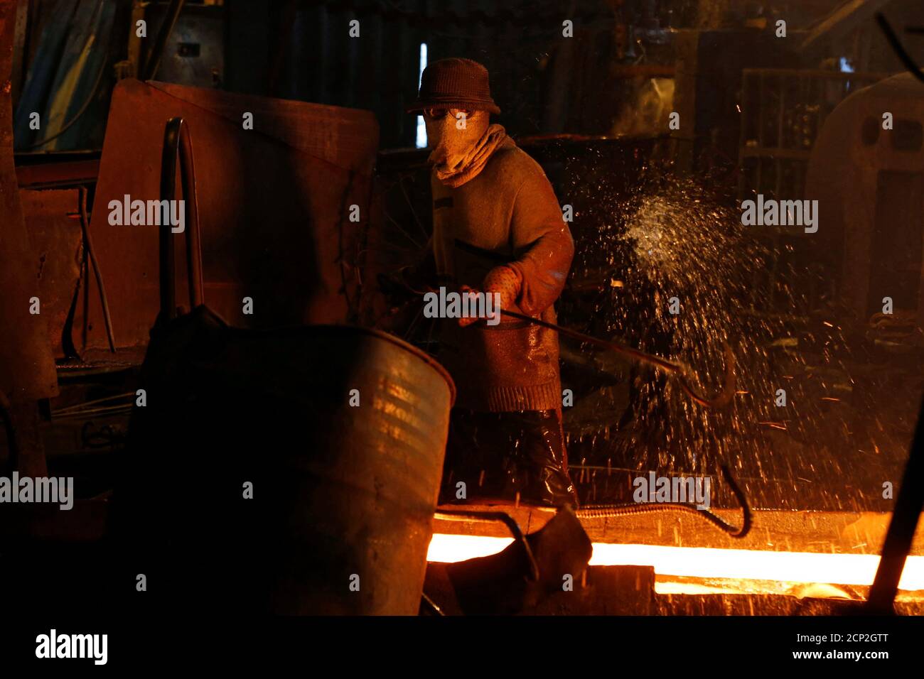 Steelworker silhouette hi-res stock photography and images - Alamy