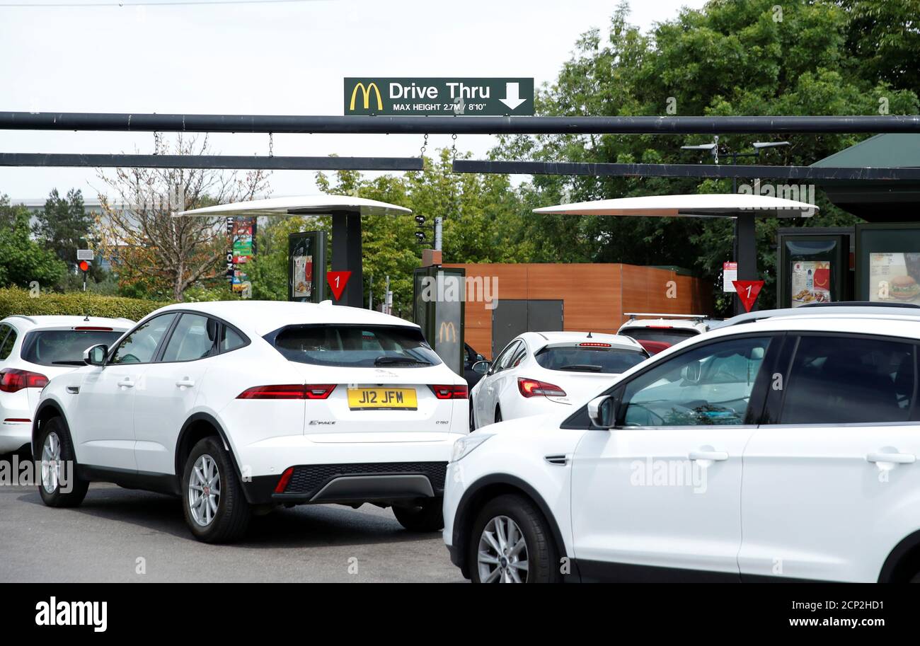Cars queue mcdonalds drive thru hi-res stock photography and images - Alamy