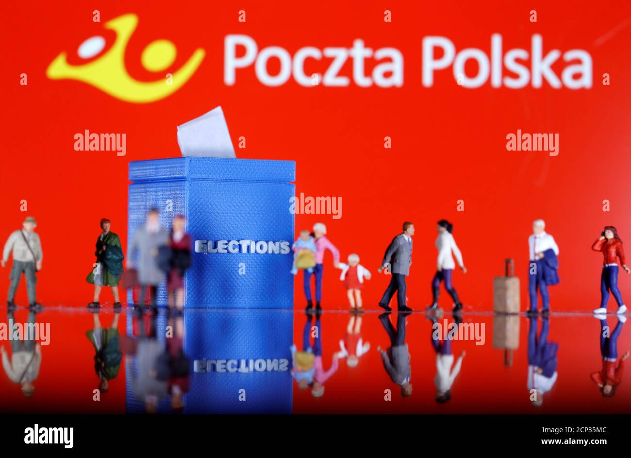 Dado box hi-res stock photography and images - Alamy