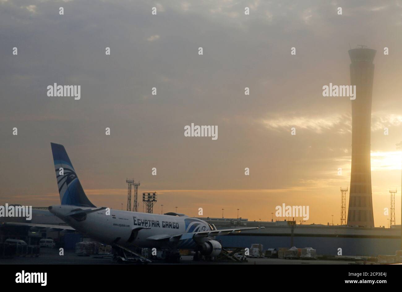 Cairo international airport egypt hi-res stock photography and images ...