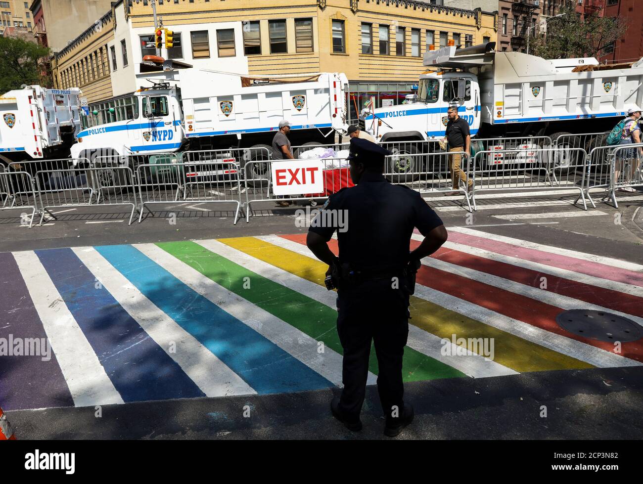New york police and riot hi-res stock photography and images - Alamy