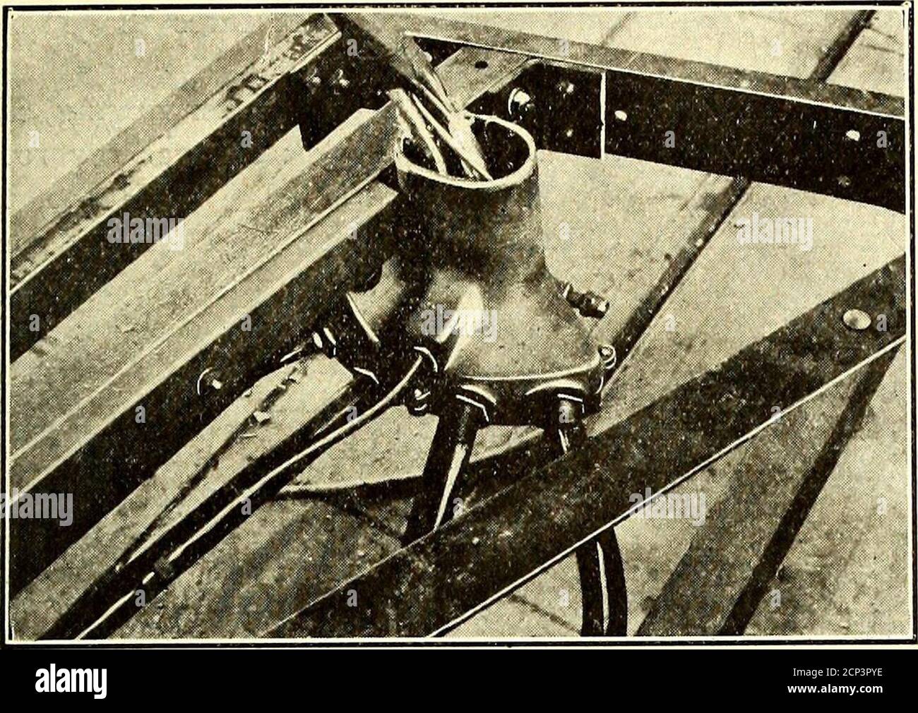 Cross beams all the same size hi-res stock photography and images - Alamy