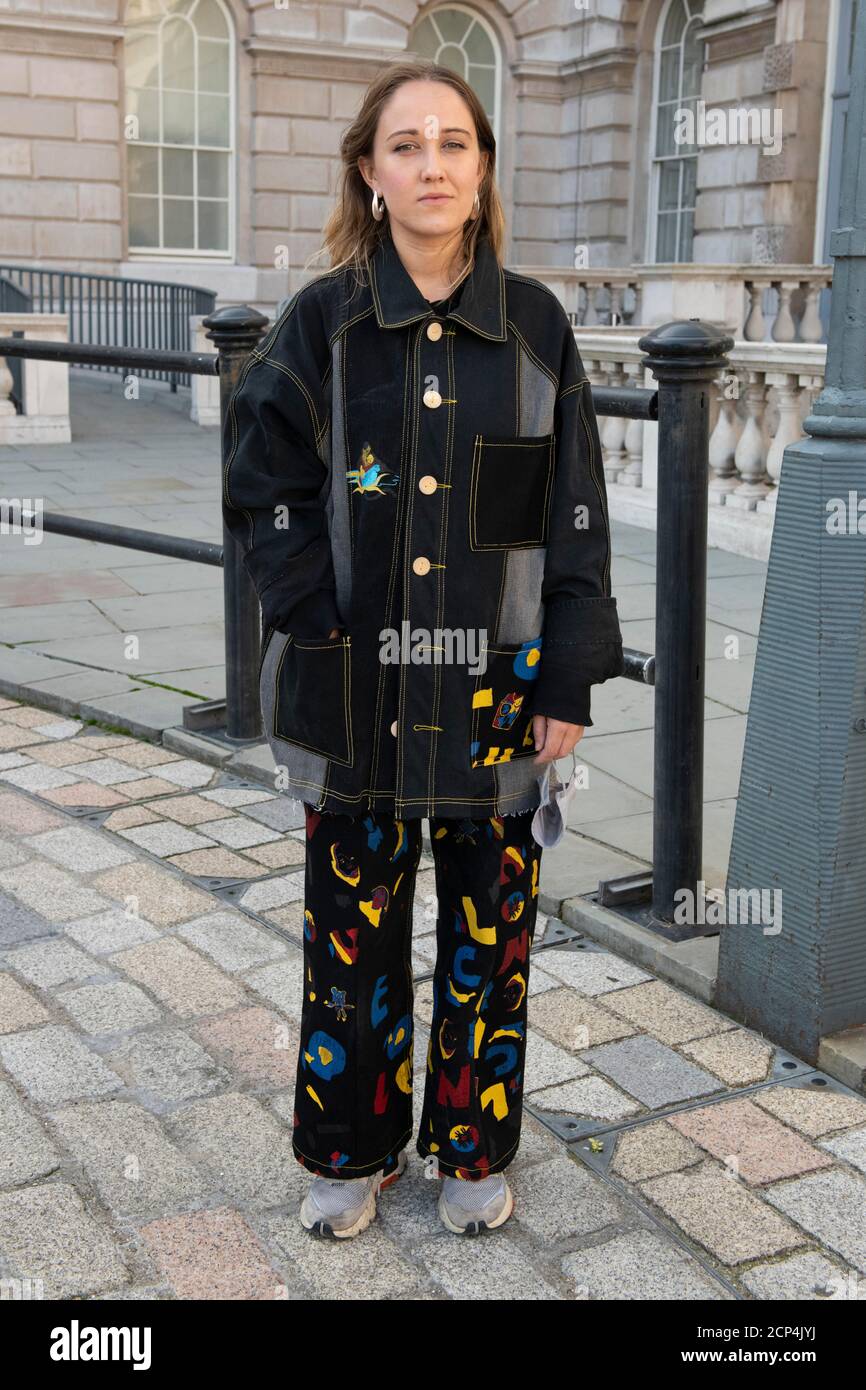 2020 london fashion show hi-res stock photography and images - Alamy