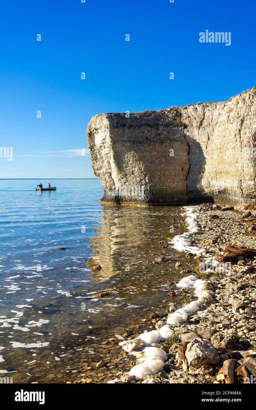 Limestone cliffs on Lake Manitoba at Steep Rock, Manitoba, Canada Stock ...